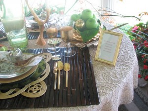 An Elegant and Creative Rosh Hashanah Table and decoration ideas