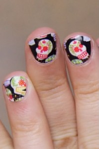 Beautiful 'Day of the Dead' Nail Art Designs