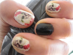 Beautiful 'Day of the Dead' Nail Art Designs