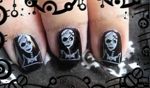 Beautiful 'Day of the Dead' Nail Art Designs