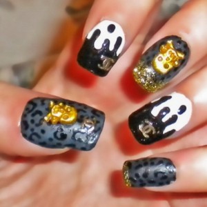 Beautiful 'Day of the Dead' Nail Art Designs