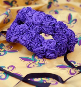How to Make a Paper Mache Mask With a Foil Mold