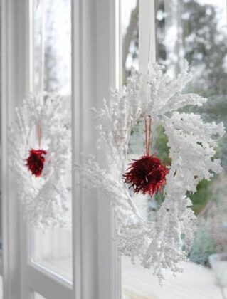 Elegant Christmas Window Décor Ideas