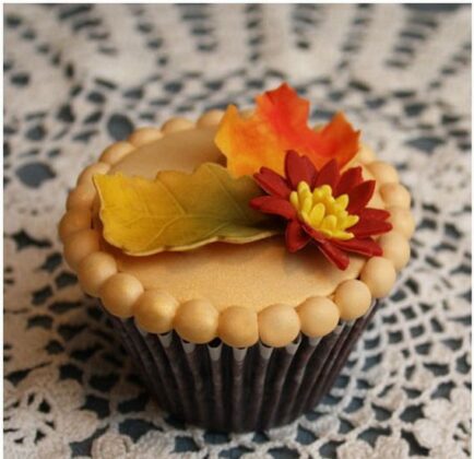45 Fabulous Fall Cakes and Cupcakes Decorating Ideas for Halloween