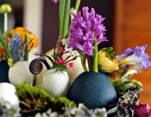 Creative Easter Egg Shell Decorations - family holiday