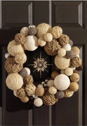 90 Awesome decor ideas with Christmas Balls and Ornaments - family holiday