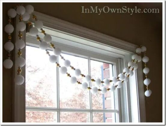 44 Cute Snowball Décor Ideas For Winter Holidays - family holiday