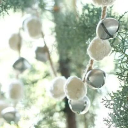 44 Cute Snowball Décor Ideas For Winter Holidays - family holiday