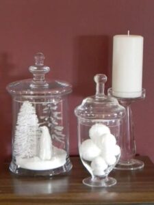 44 Cute Snowball Décor Ideas For Winter Holidays - family holiday
