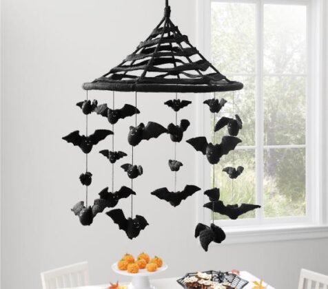 Affordable bat decorations for Halloween: DIY ideas and tips - family ...